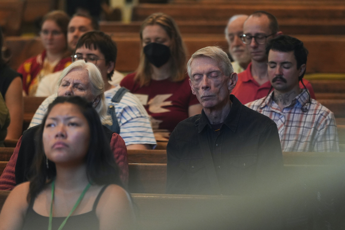 Quiet Quakers Attract Youth | God's World News