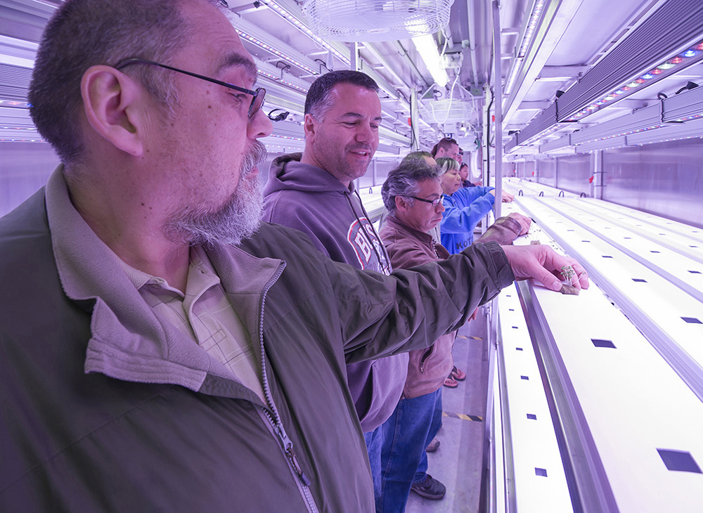 Year-Round Arctic Farming | God's World News