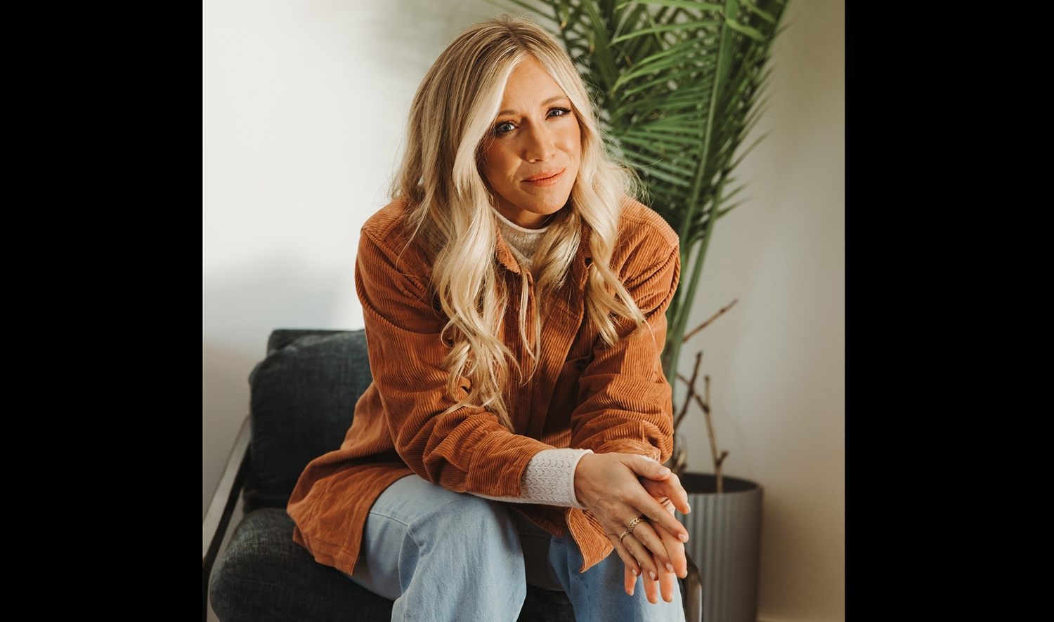 Ellie Holcomb: Modern-Day Psalmist | God's World News