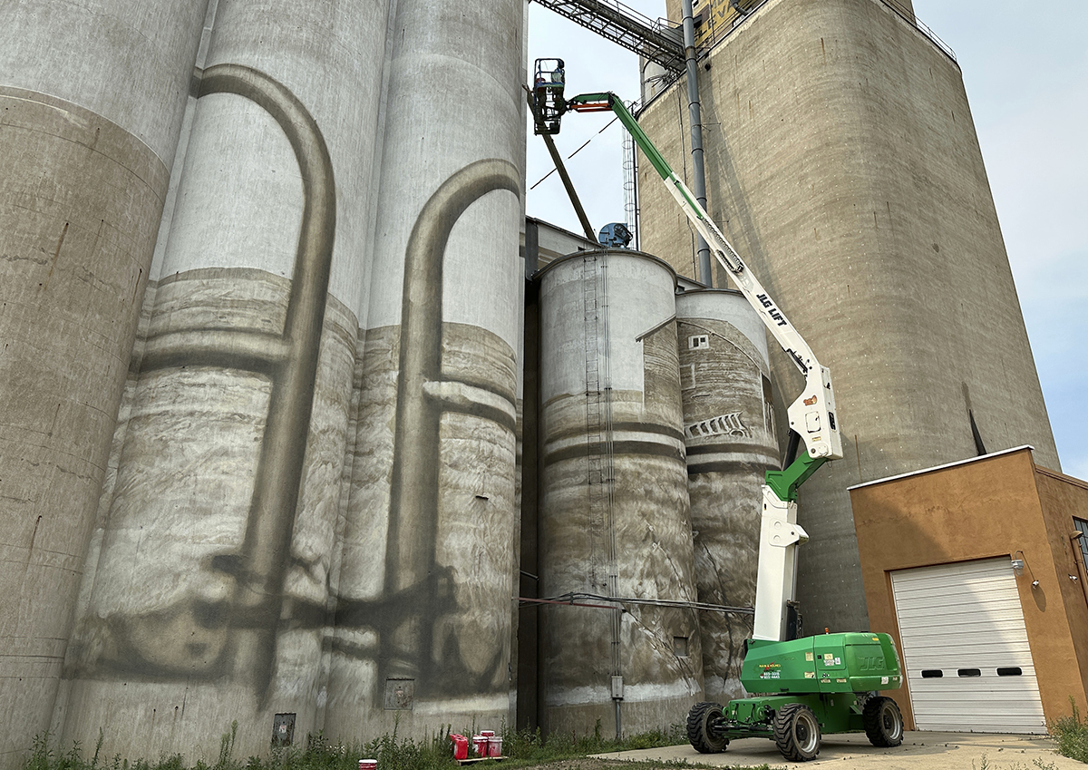A Muralist in the Midwest and Beyond | God's World News