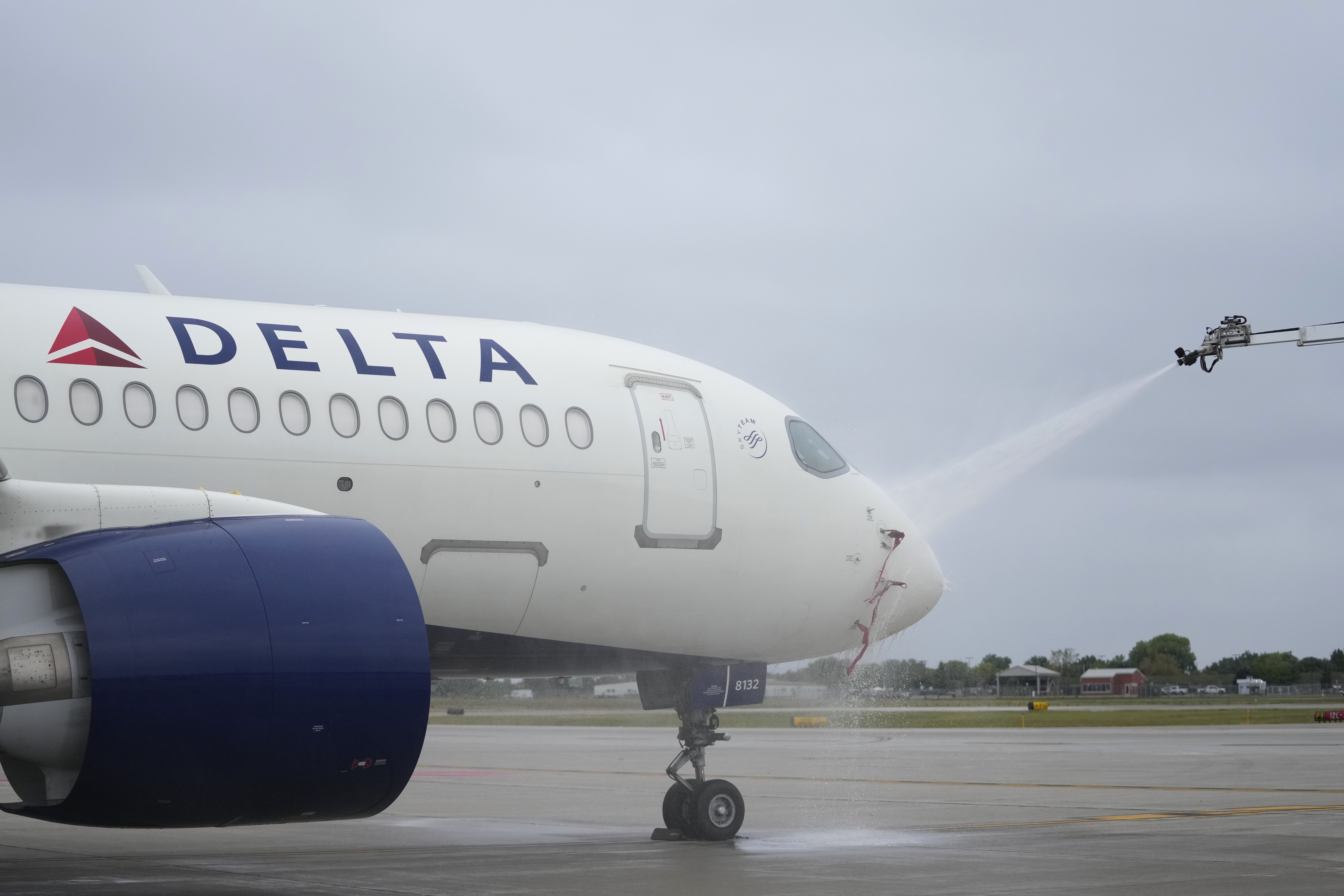 Delta De-Icing Camp | God's World News