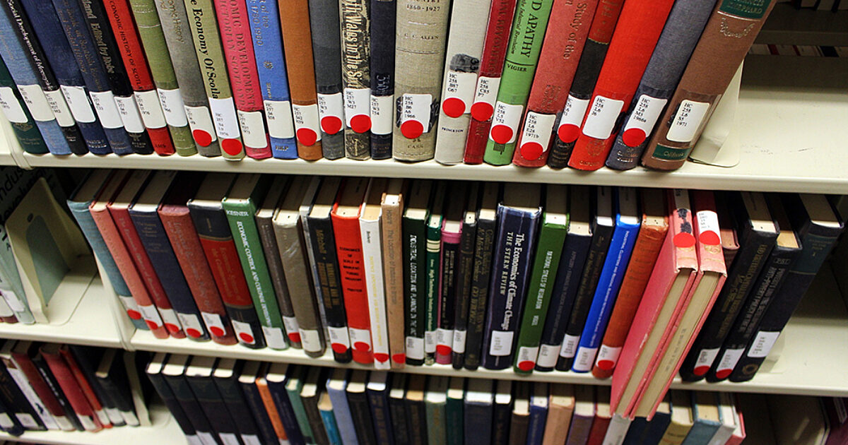 Battle over Books | God's World News