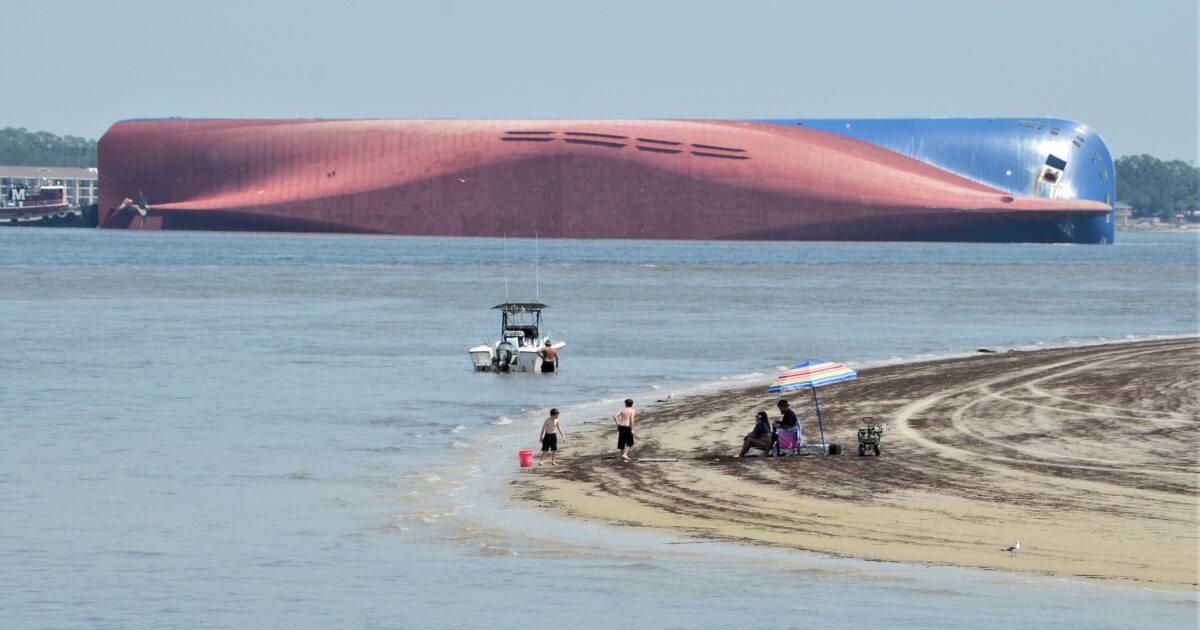 Crew Pulled from Capsized Ship | God's World News