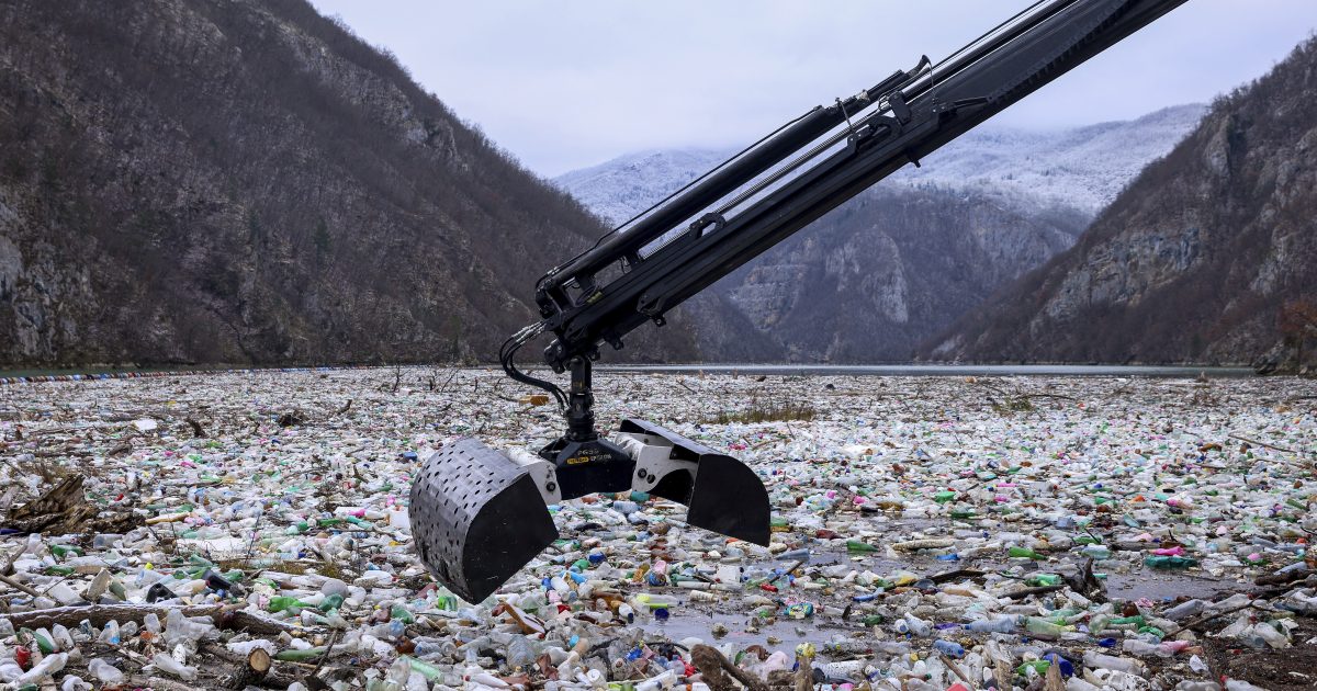 A River of Garbage | God's World News