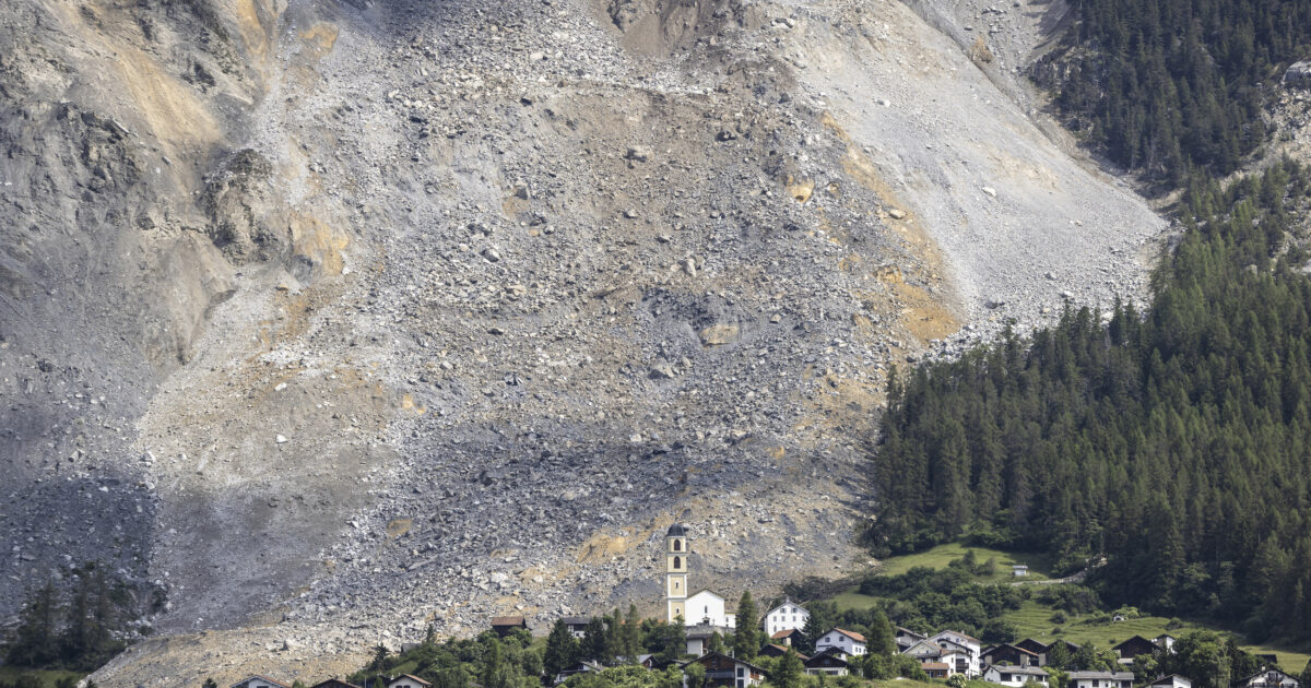 Rockslide Spares Swiss Town | God's World News