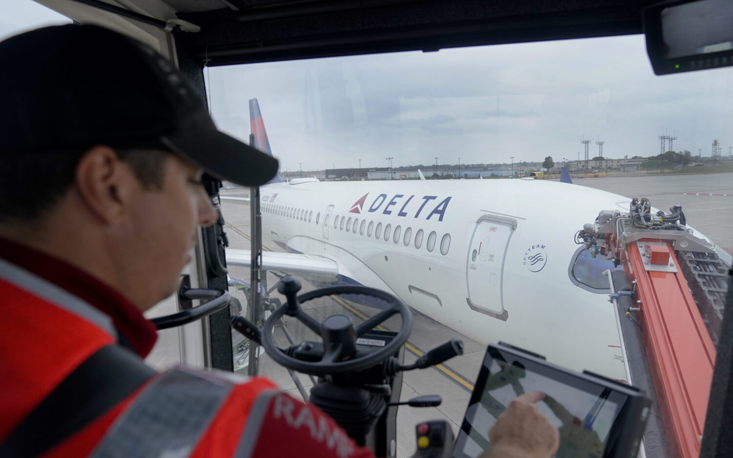 Delta De-Icing Camp | God's World News