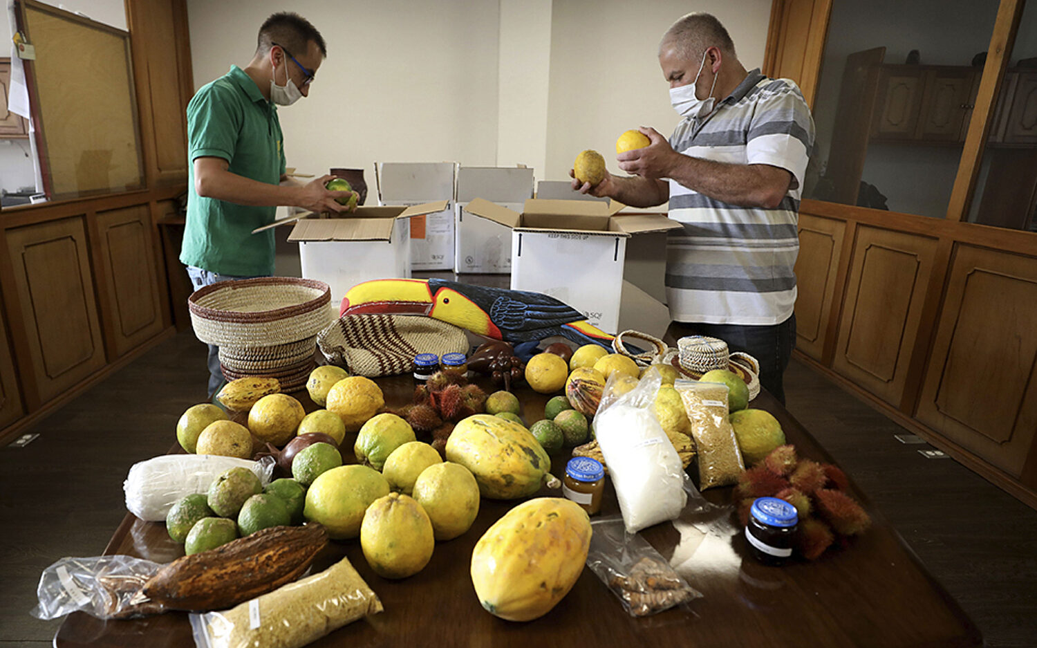 Colombian Siblings Start Fruit Swap | God's World News
