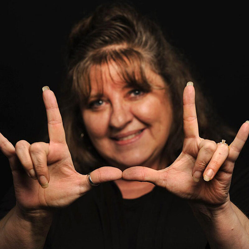 Understanding Sign Language | God's World News