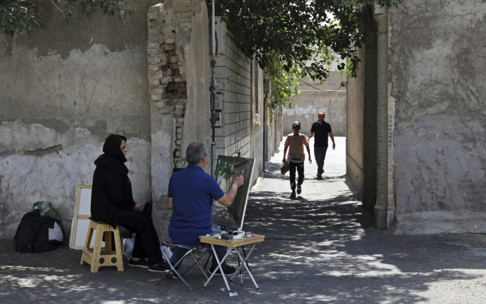 Painting Tehran | God's World News