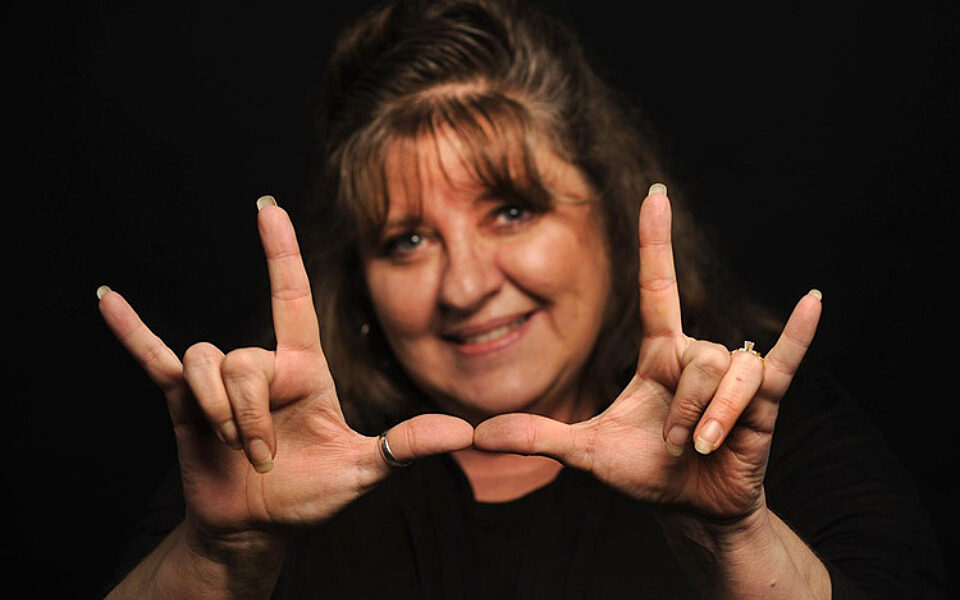 Understanding Sign Language | God's World News