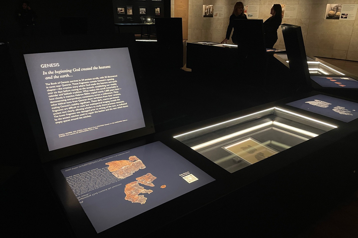 Dead Sea Scrolls on Display | God's World News