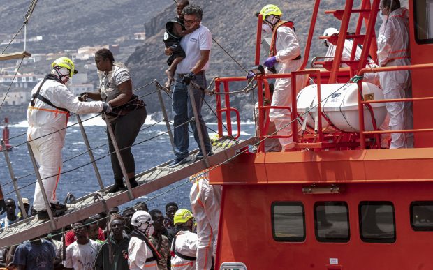 Spain Offers Immigration Amnesty | God's World News