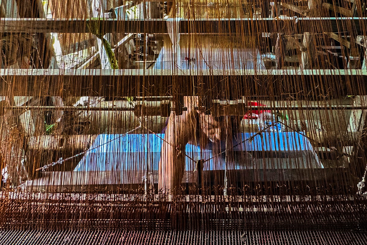 Weaving Art To Wear | God's World News