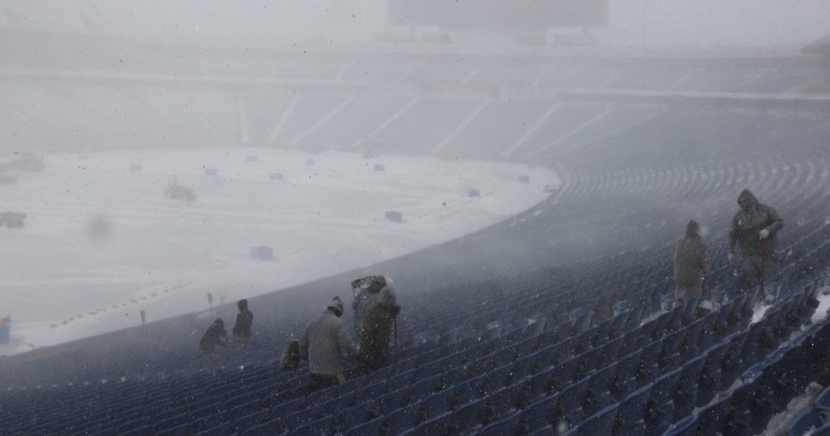 Freezing Football | God's World News