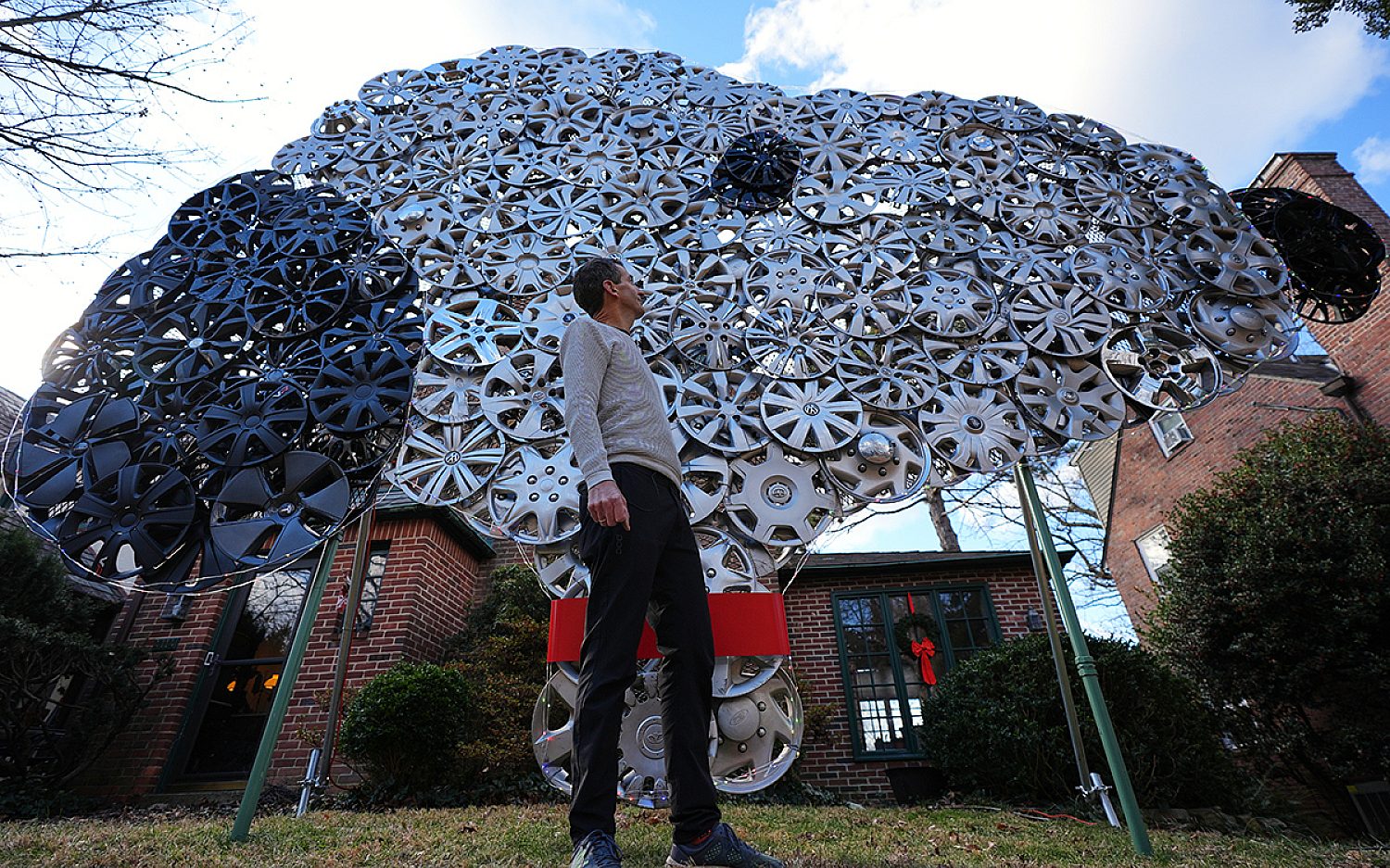 Hubcap Art | God's World News